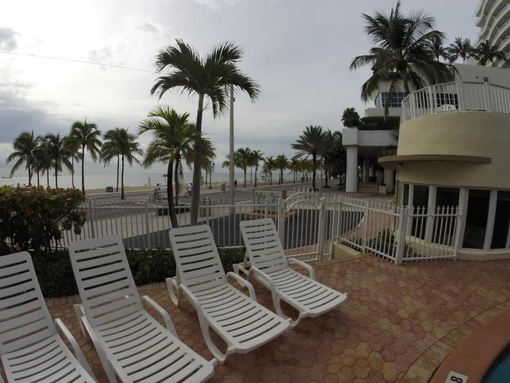 Silver Seas Beach Club Resort