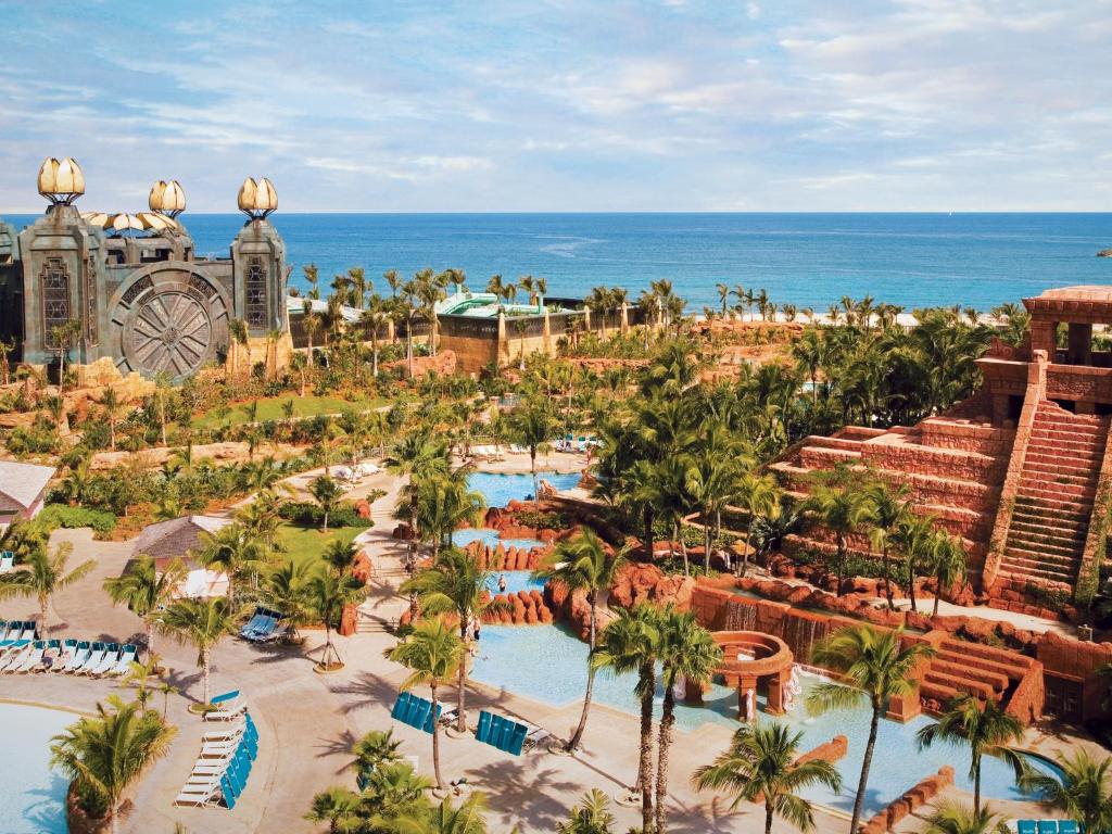 Harborside Resort at Atlantis - American Vacation Marketing
