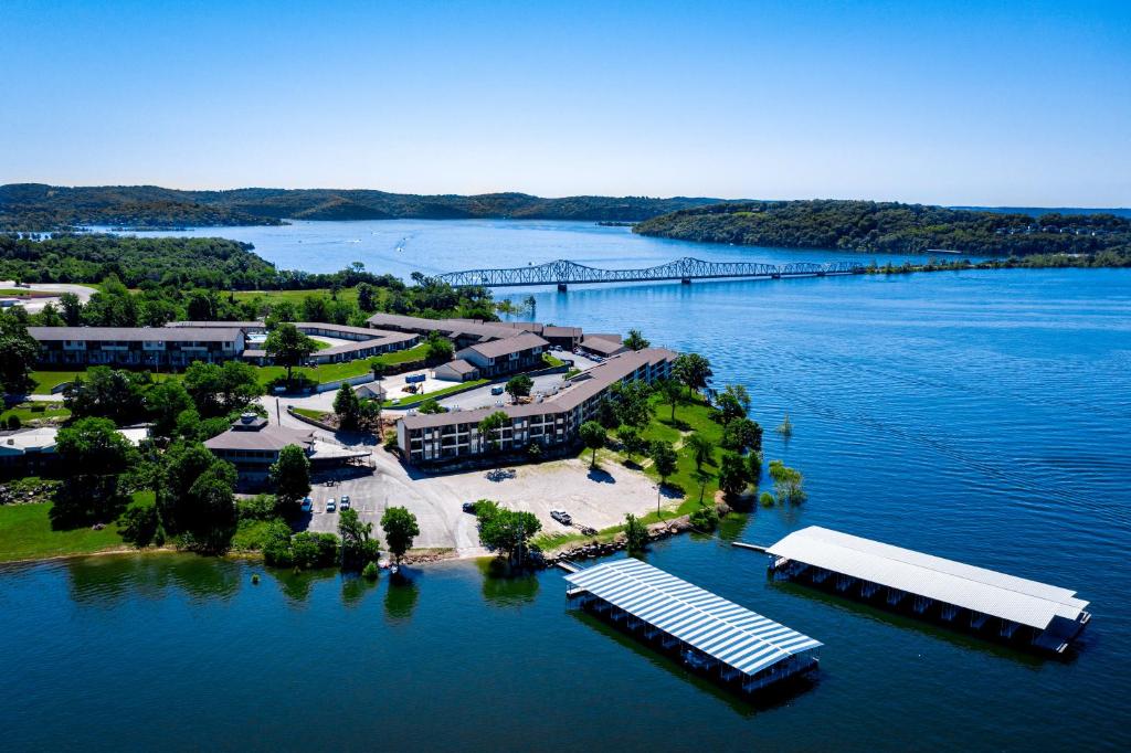 Table Rock Resorts at Kimberling - American Vacation Marketing