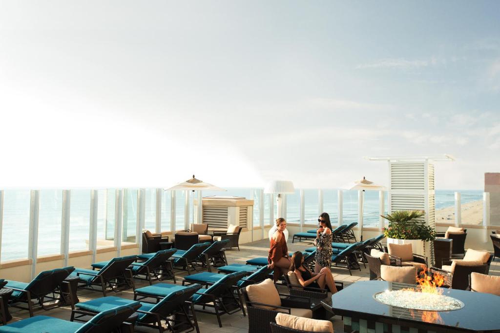 Diamond Resorts Oceanaire Resort - American Vacation Marketing