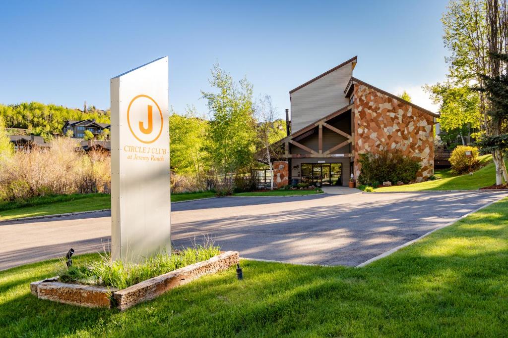 Circle J Clubhouse at Jeremy Ranch - American Vacation Marketing