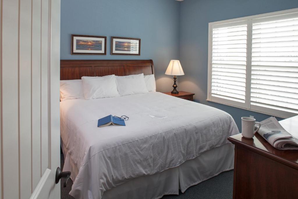 Spinnaker Resorts Bluewater Resort & Marina - American Vacation Marketing