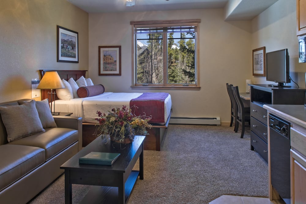 Grand Timber Lodge - American Vacation Marketing
