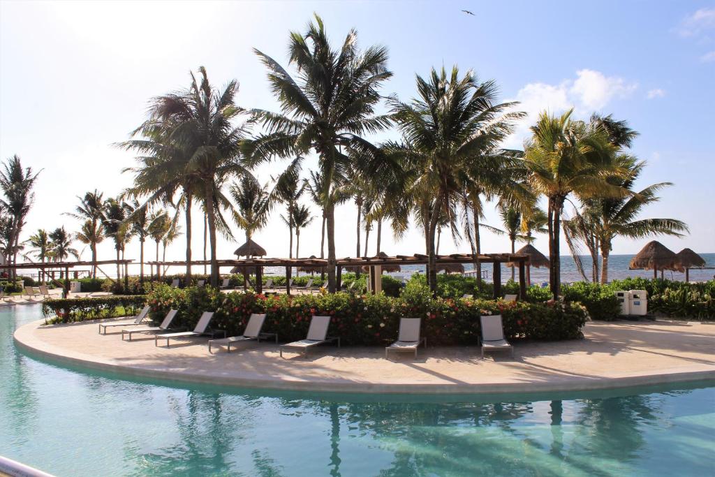 BlueBay Resorts - American Vacation Marketing